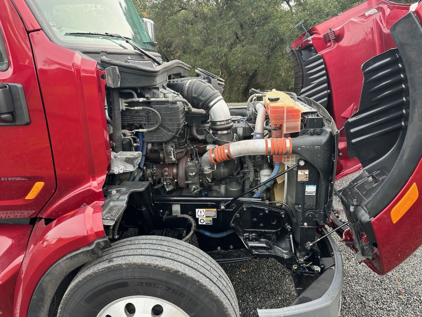 2017 Peterbilt Sleeper Tractor | CharterTrucks.com