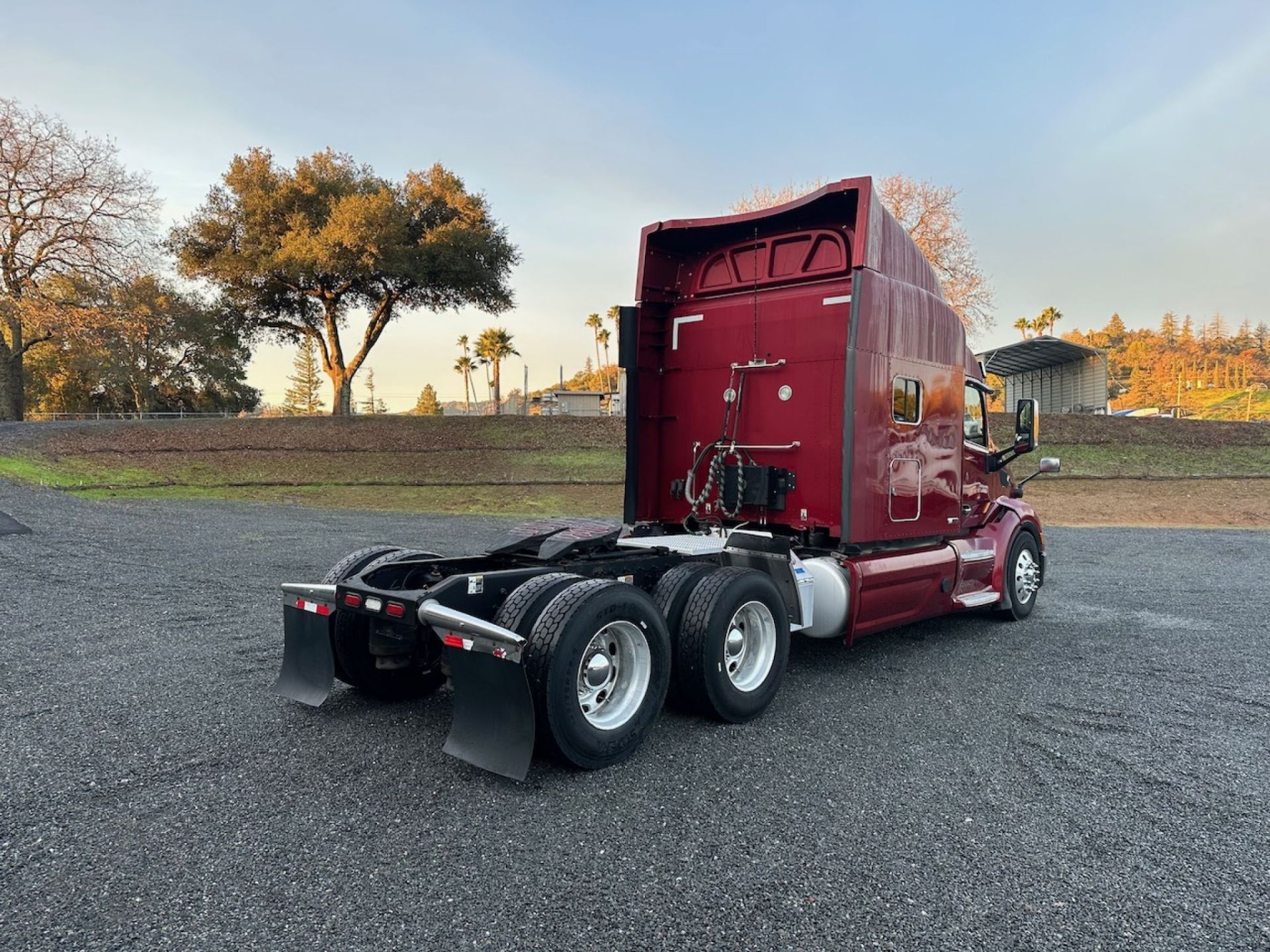 2017 Peterbilt 579 Sleeper | $29900 | Charter Trucks