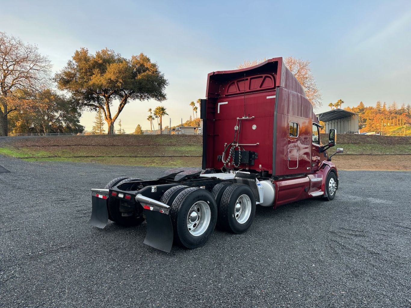 2017 Peterbilt Sleeper Tractor | chartertrucks1.wpenginepowered.com