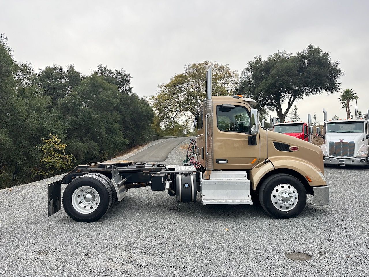2018 Peterbilt 579 Single Axle Day Cab | $39900 | Charter Trucks
