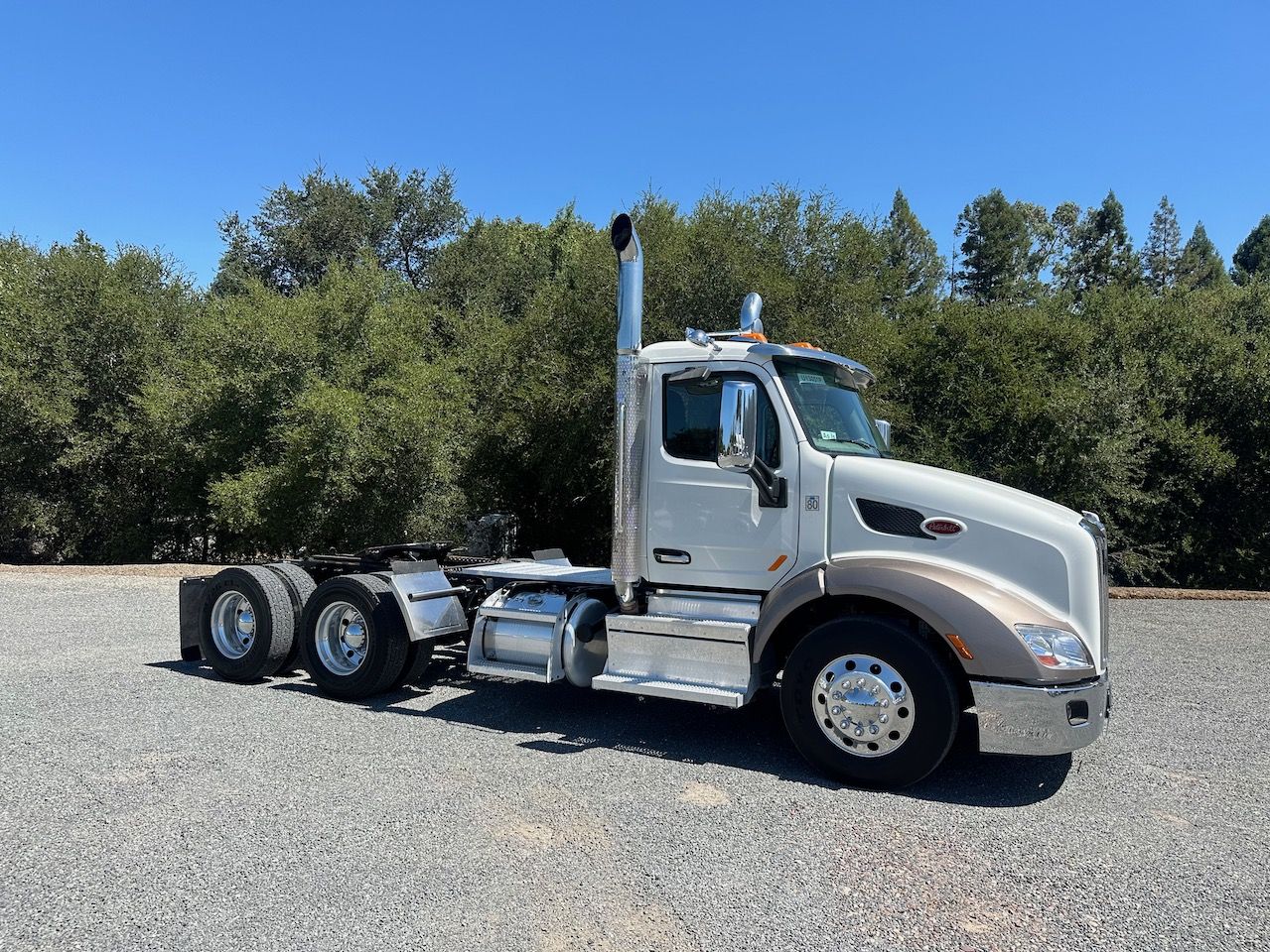 2019 Peterbilt 579 | $53900 | Charter Trucks