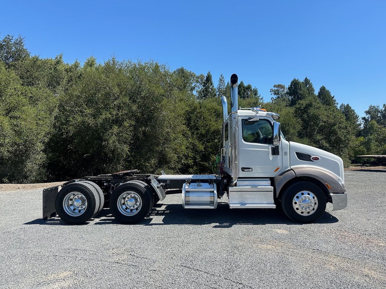 2019 Peterbilt 579 | $53900 | Charter Trucks