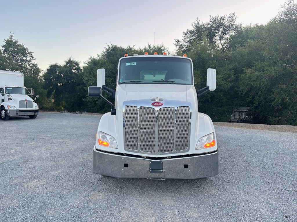 2021 Peterbilt 579 Single Axle Day Cab | $58900 | Charter Trucks