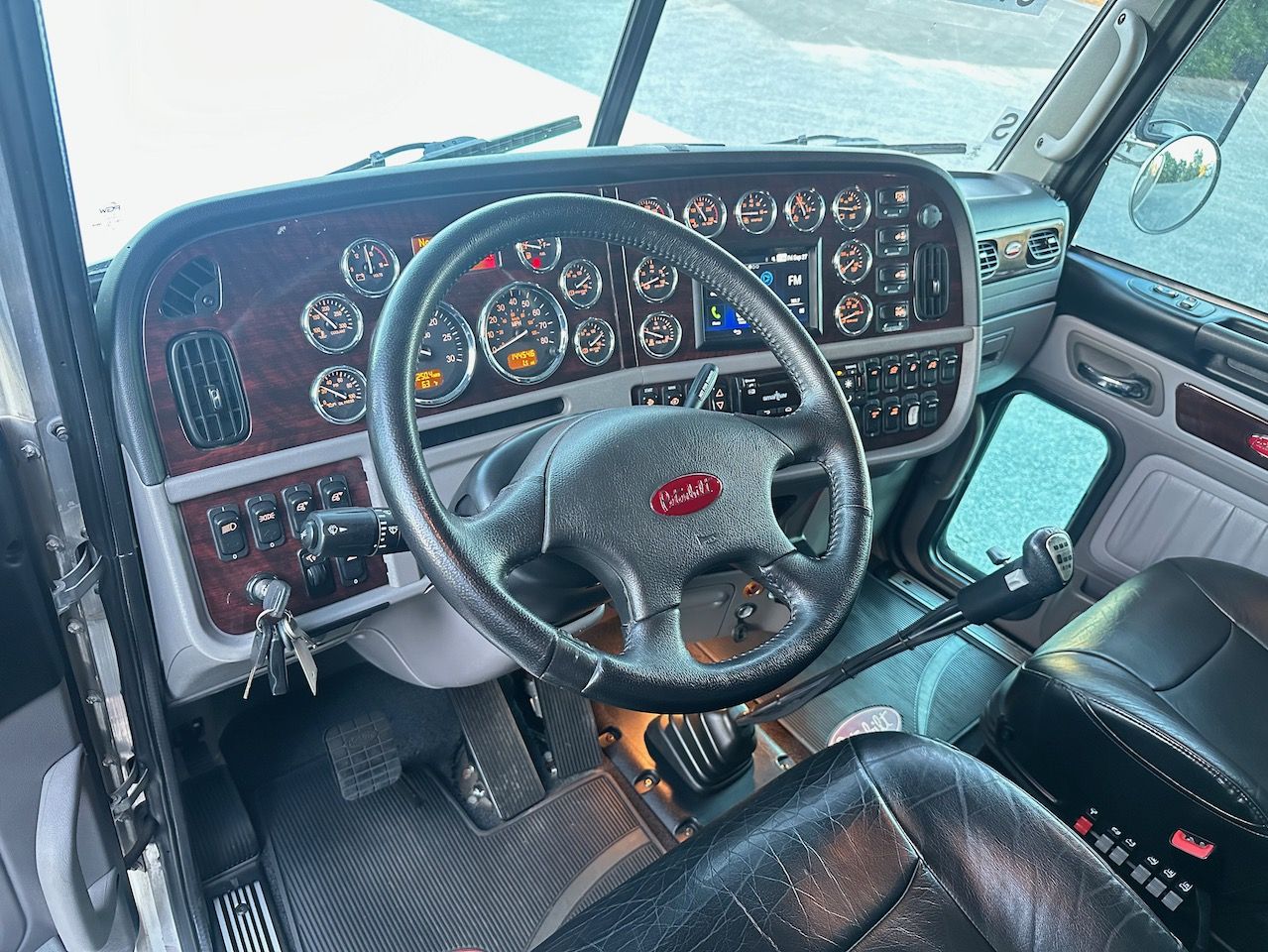 2021 Peterbilt 389 Sleeper | $159900 | Charter Trucks