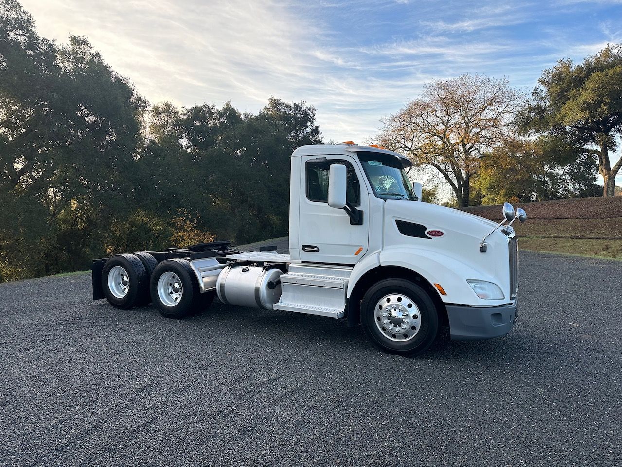 2018 Peterbilt 579 | $39900 | Charter Trucks