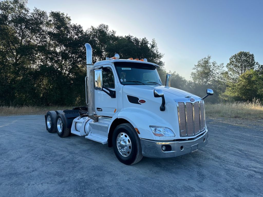 2017 Peterbilt 579 | $39900 | Charter Trucks