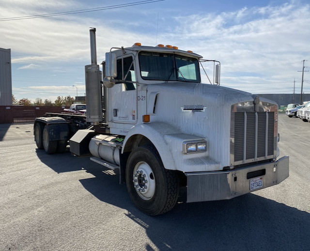 5 Reasons to Keep Your Semi-Truck Clean | Charter Trucks