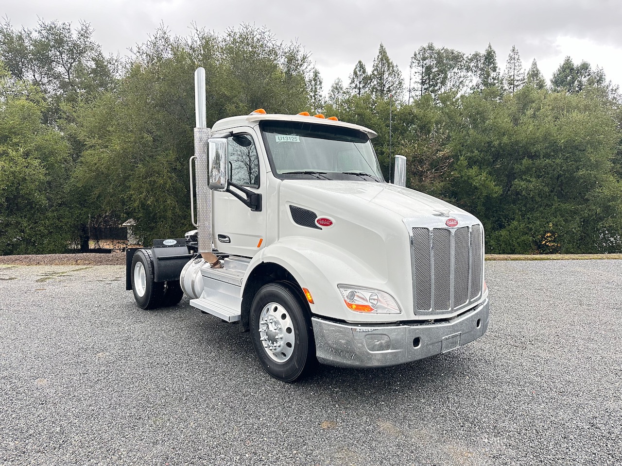 2021 Peterbilt 579 Single Axle Day Cab | $33900 | Charter Trucks