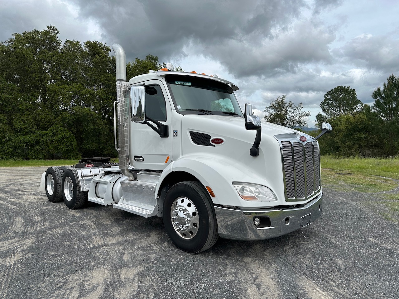 2017 Peterbilt 579 Day Cab with Low Miles at CharterTrucks.com