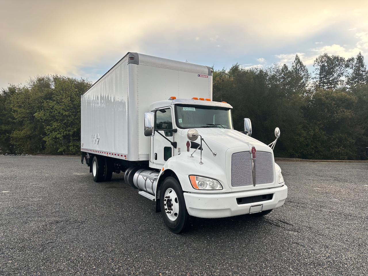 2016 Kenworth T270 Van Truck with Liftgate | $42900 | Charter Trucks