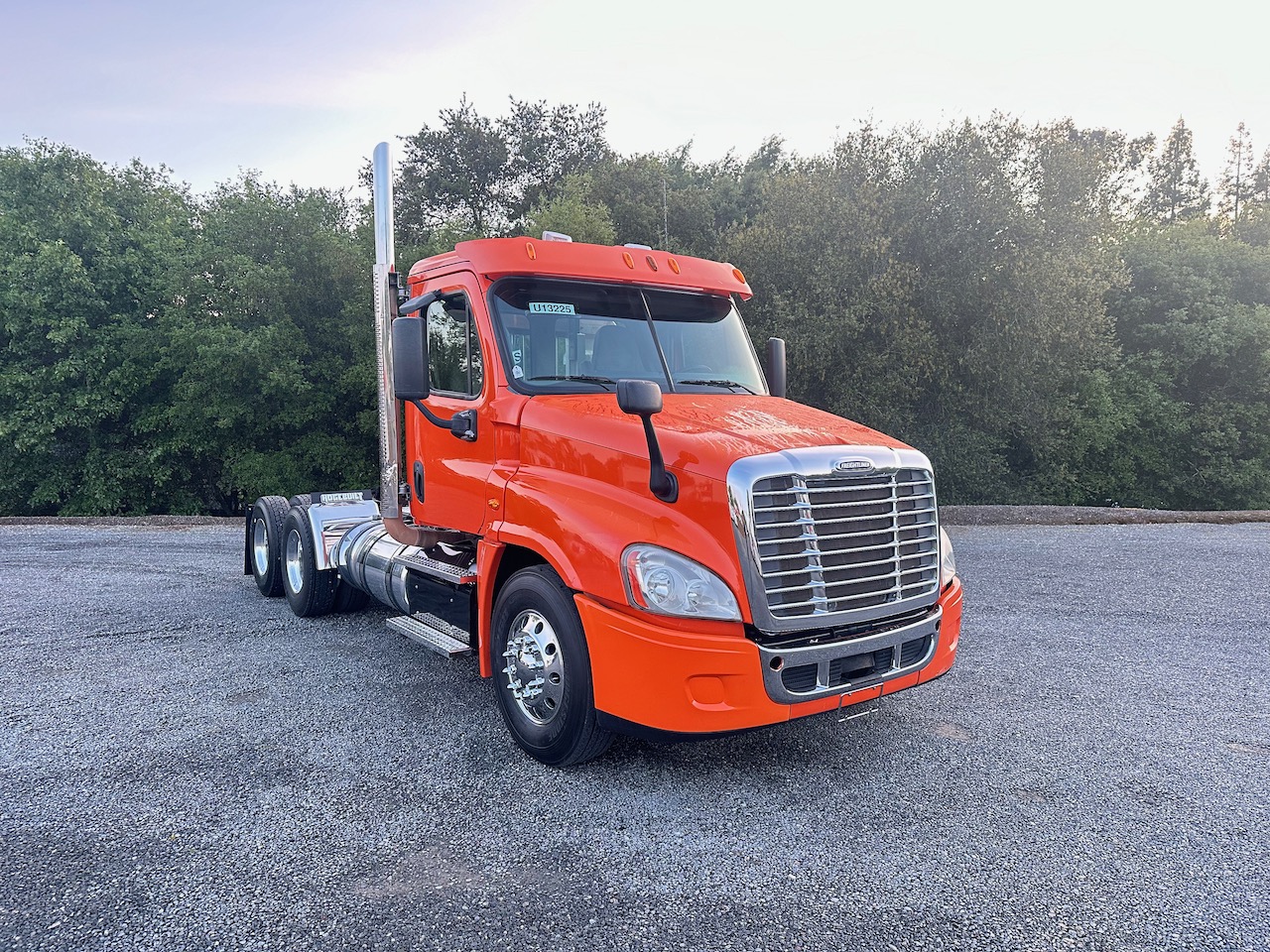 2013 Freightliner Cascadia Day Cab with Wet Kit | $41900 | Charter Trucks