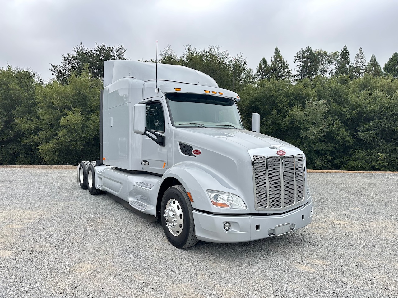 2019 Peterbilt 579 Sleeper with Low Miles | $75900 | Charter Trucks