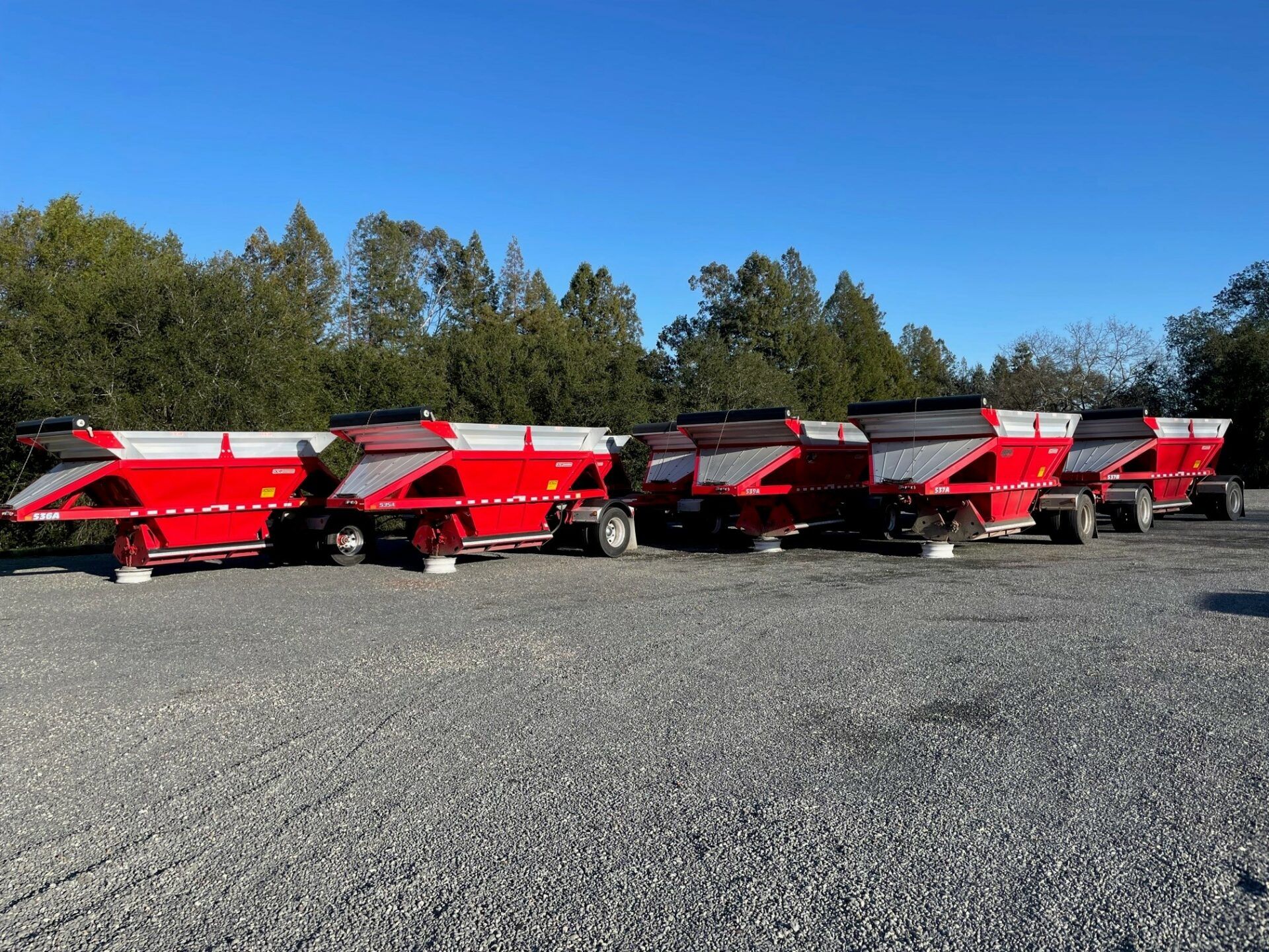 8 Things to Check When Buying a Used Trailer | Charter Trucks